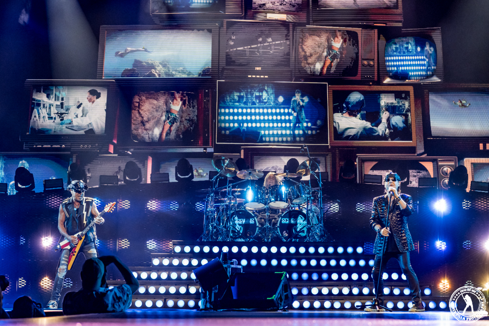 Scorpions Make True Believers of Fans at American Airlines Center in ...
